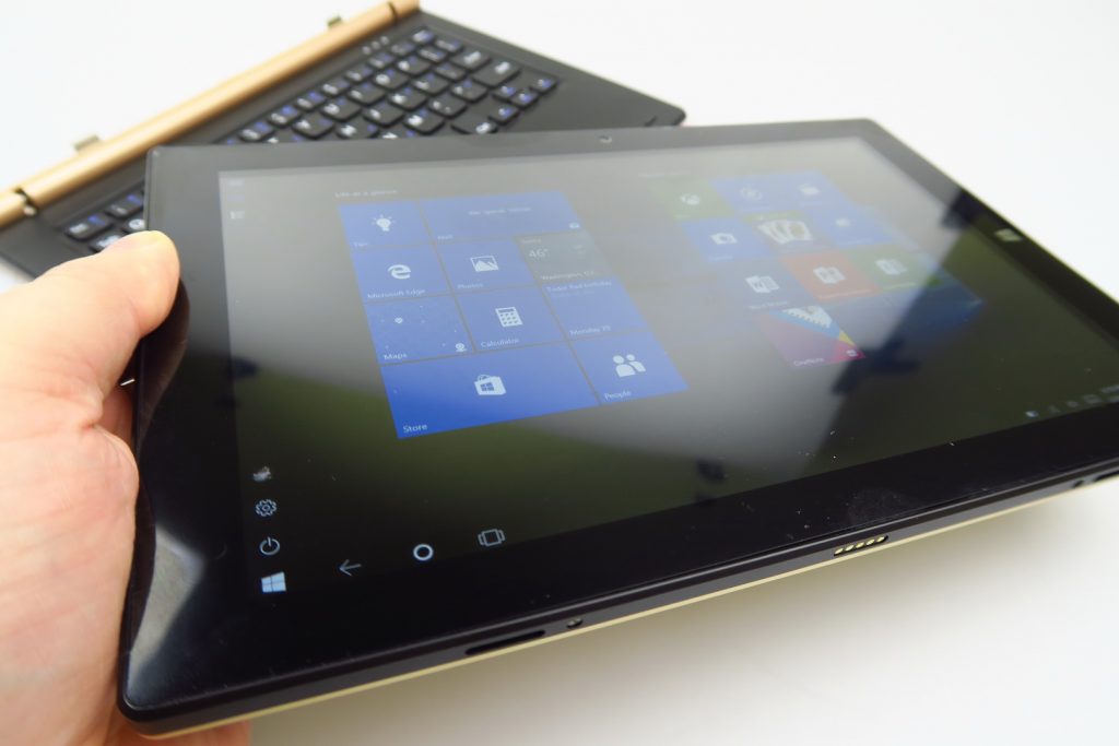 Onda oBook10 Pro Review; Windows 10 Tablet with 4 GB RAM and 10.1 inch ...